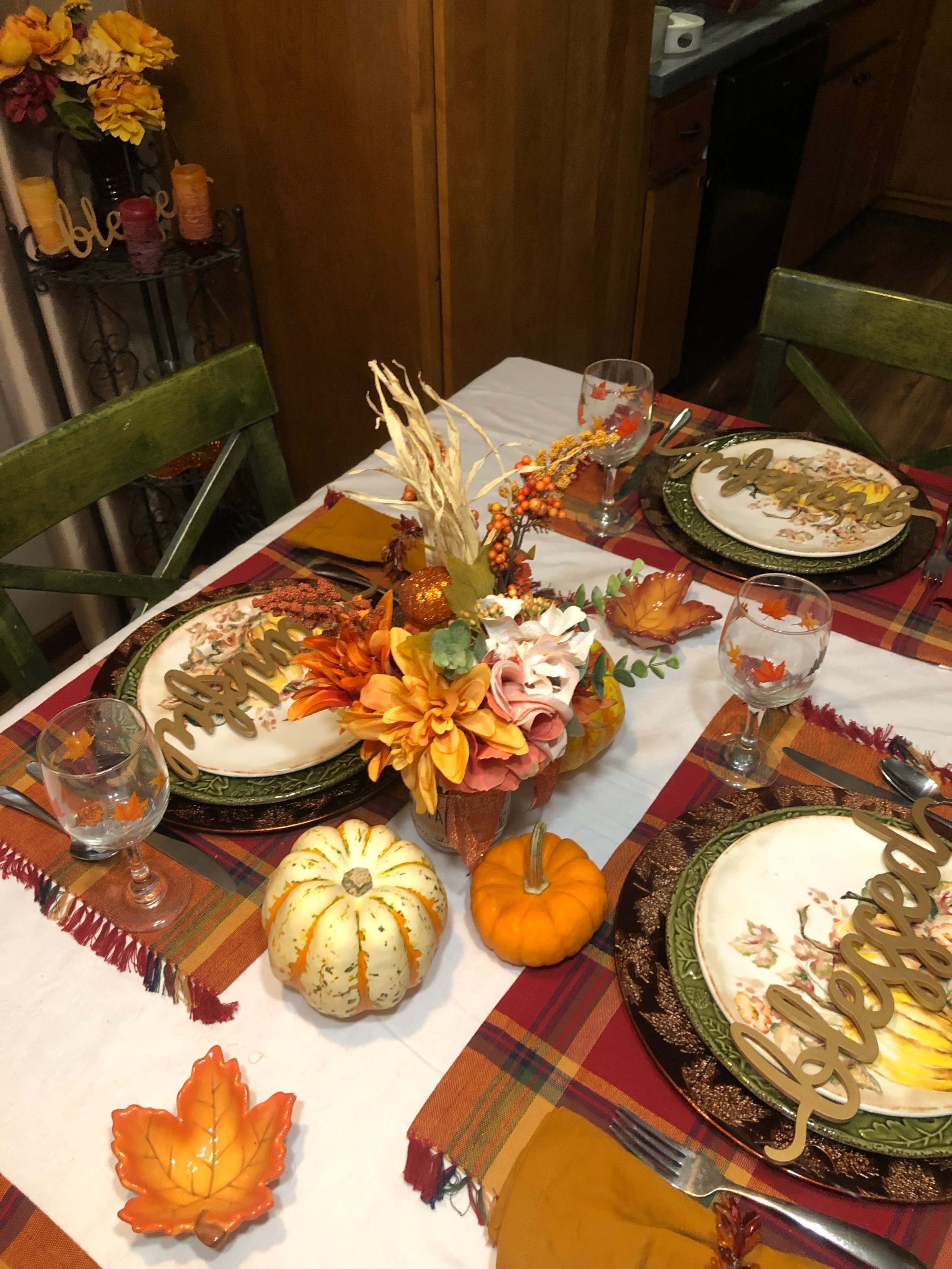 Tablescape Tuesday – Creating beautiful tablescapes for your family or ...